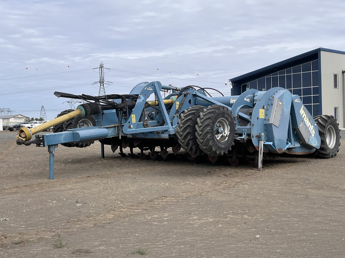 Chuck Yarbro Auctioneers | June Equipment & Auto Auction