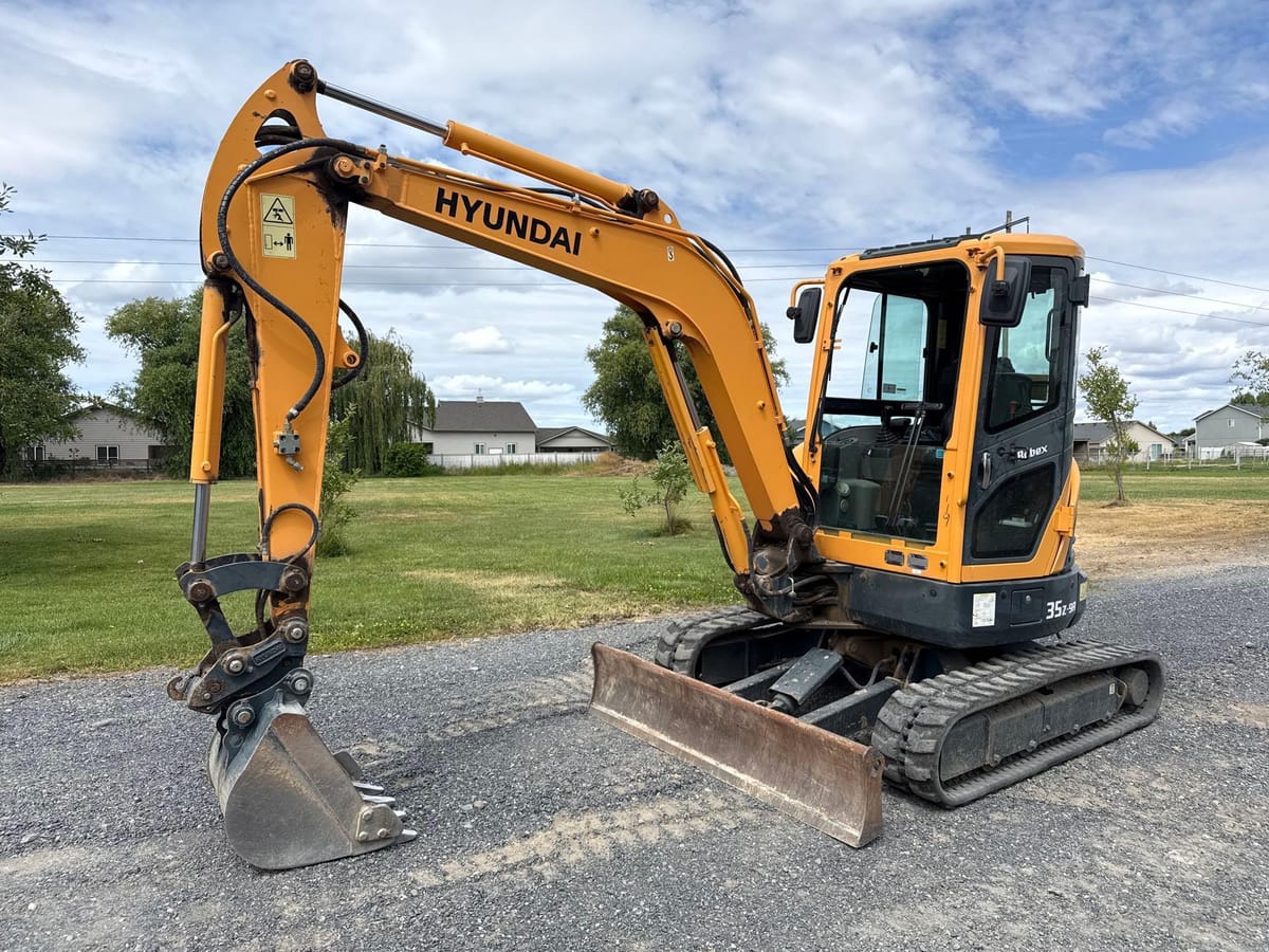 Chuck Yarbro Auctioneers | June Equipment & Auto Auction